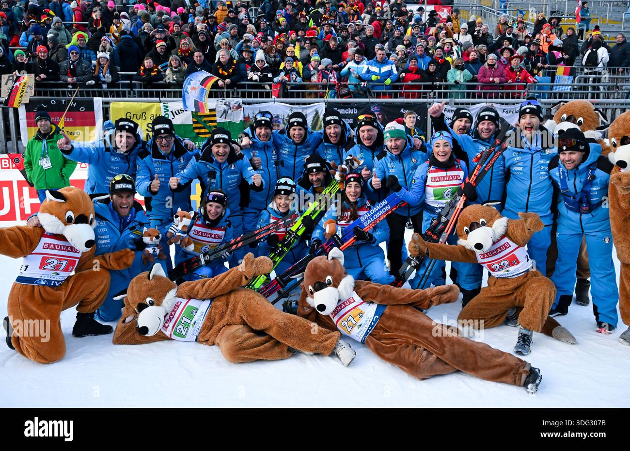 14 January 2026, Bavaria, Ruhpolding: Biathlon: World Cup, relay 4 x 6 km, women in the Chiemgau ...