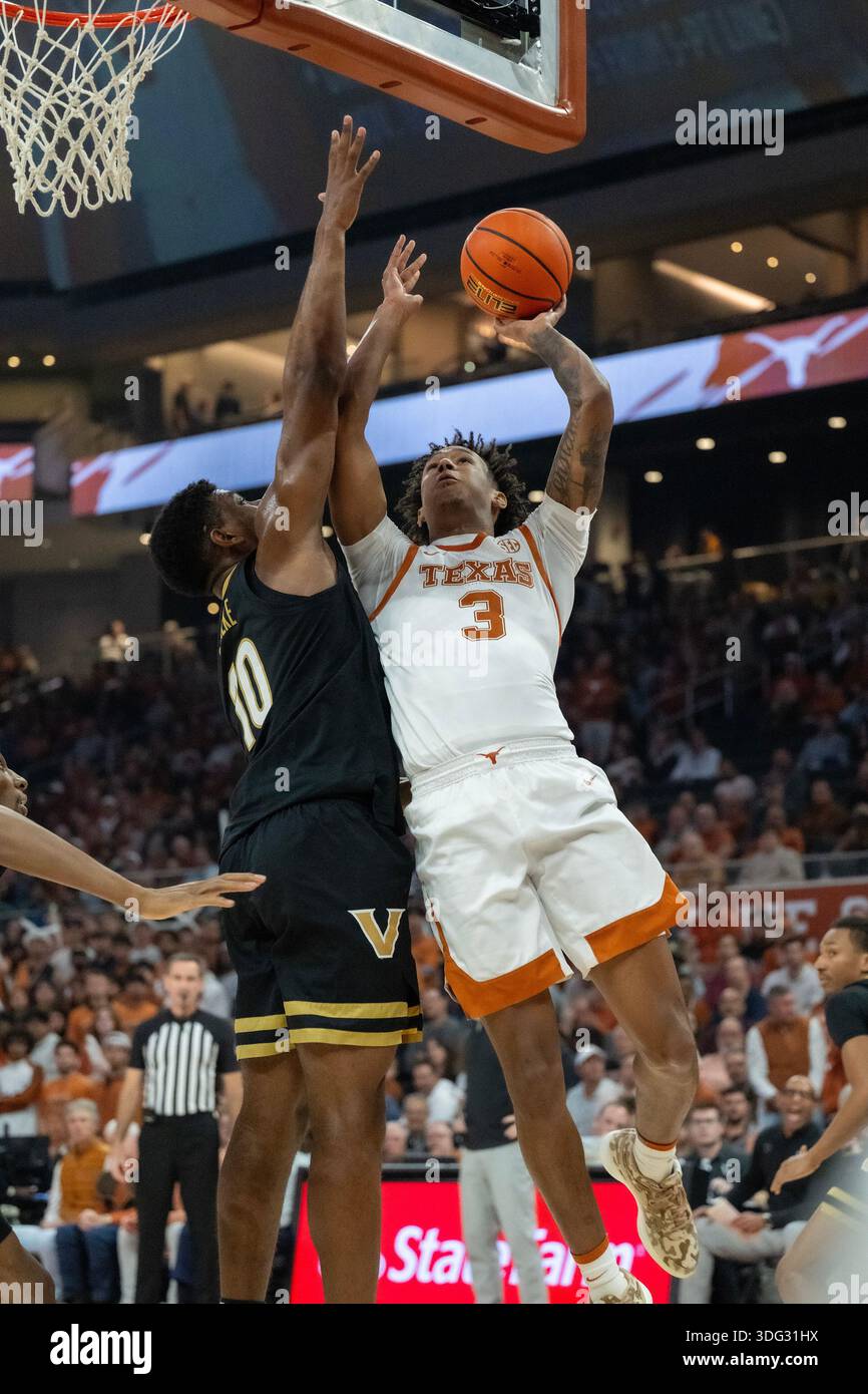 Jan 14, 2026. Dailyn Swain (3) of the Texas Longhorns in action vs the ...