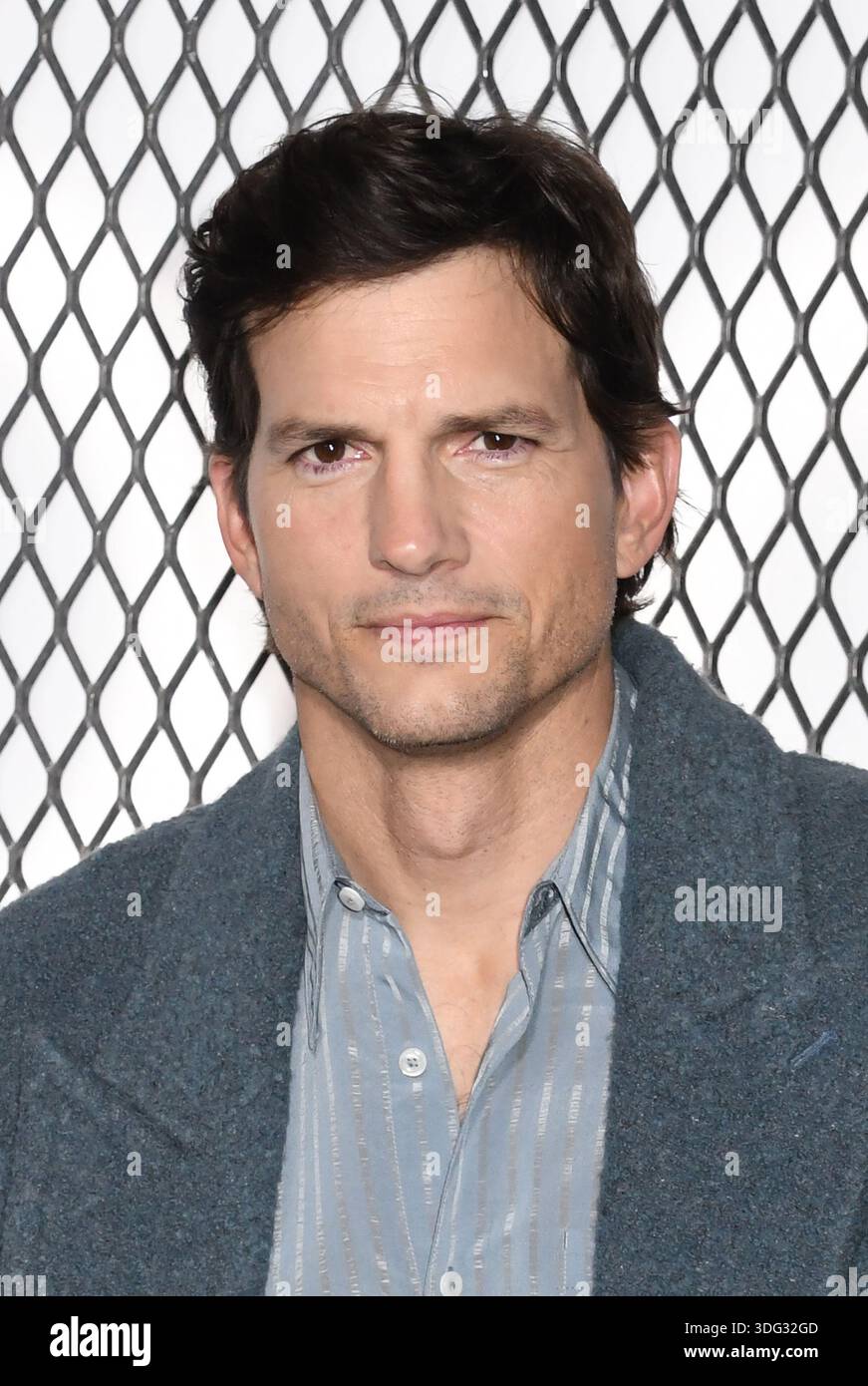 NEW YORK, NY - JANUARY 14: Ashton Kutcher at the FX premiere of The ...