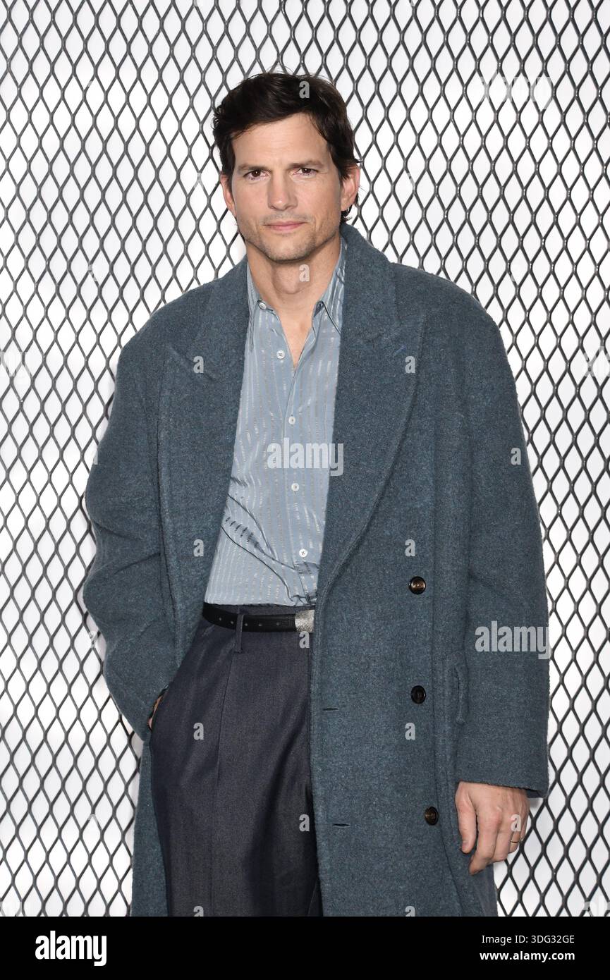 NEW YORK, NY - JANUARY 14: Ashton Kutcher at the FX premiere of The ...