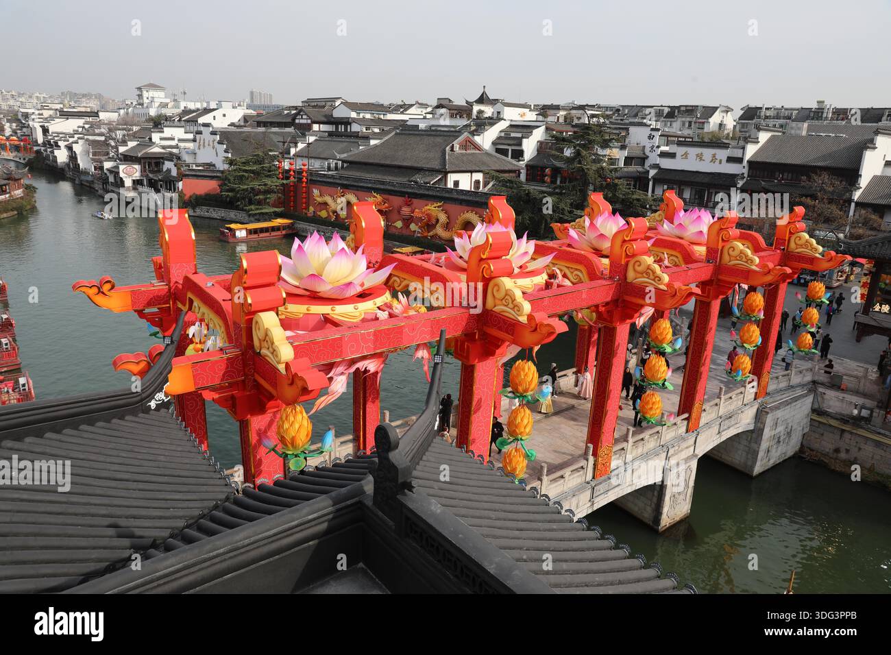 A group of festive lanterns make debut at Wende Bridge in Confucius ...