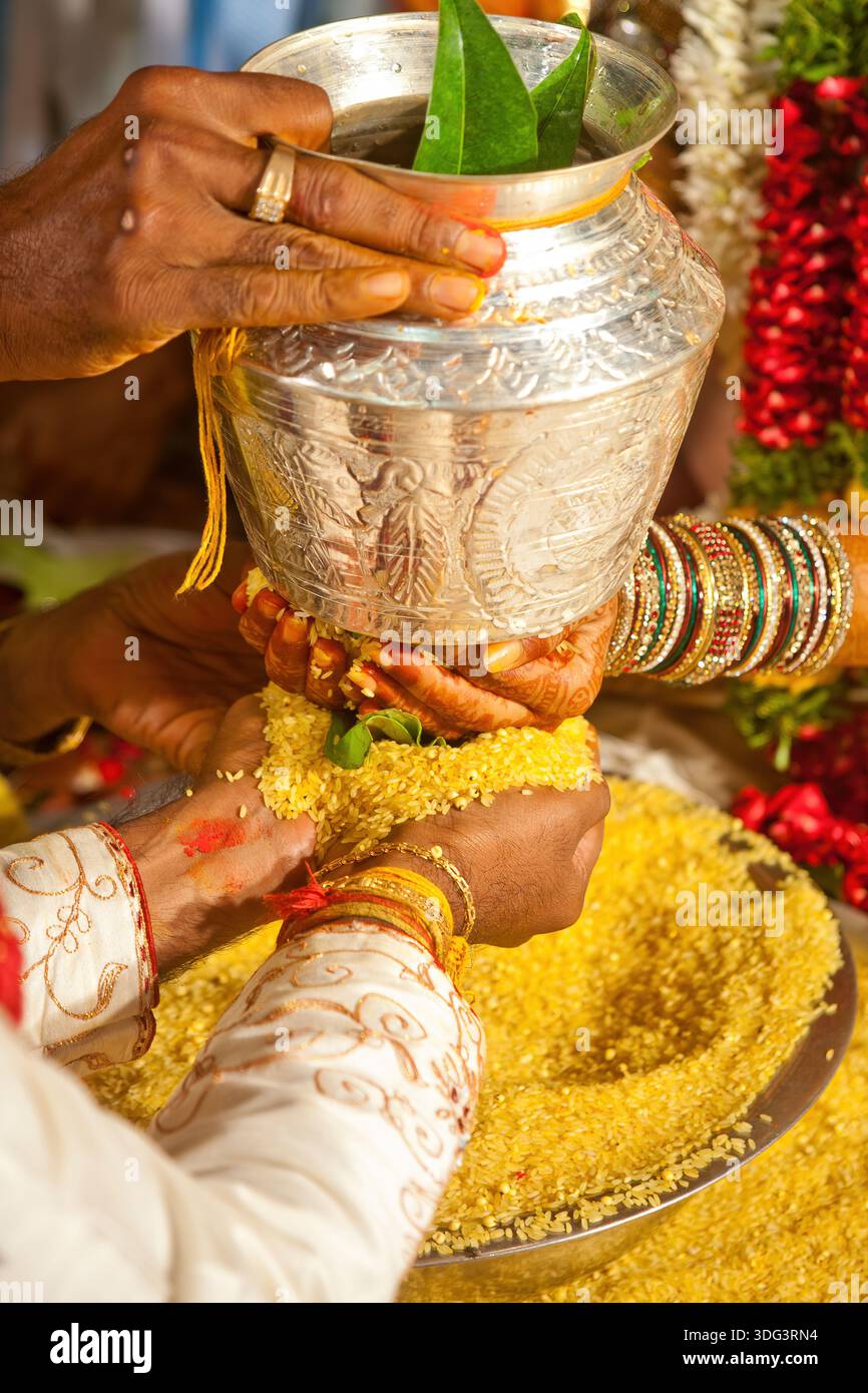 Talambralu hi-res stock photography and images - Alamy