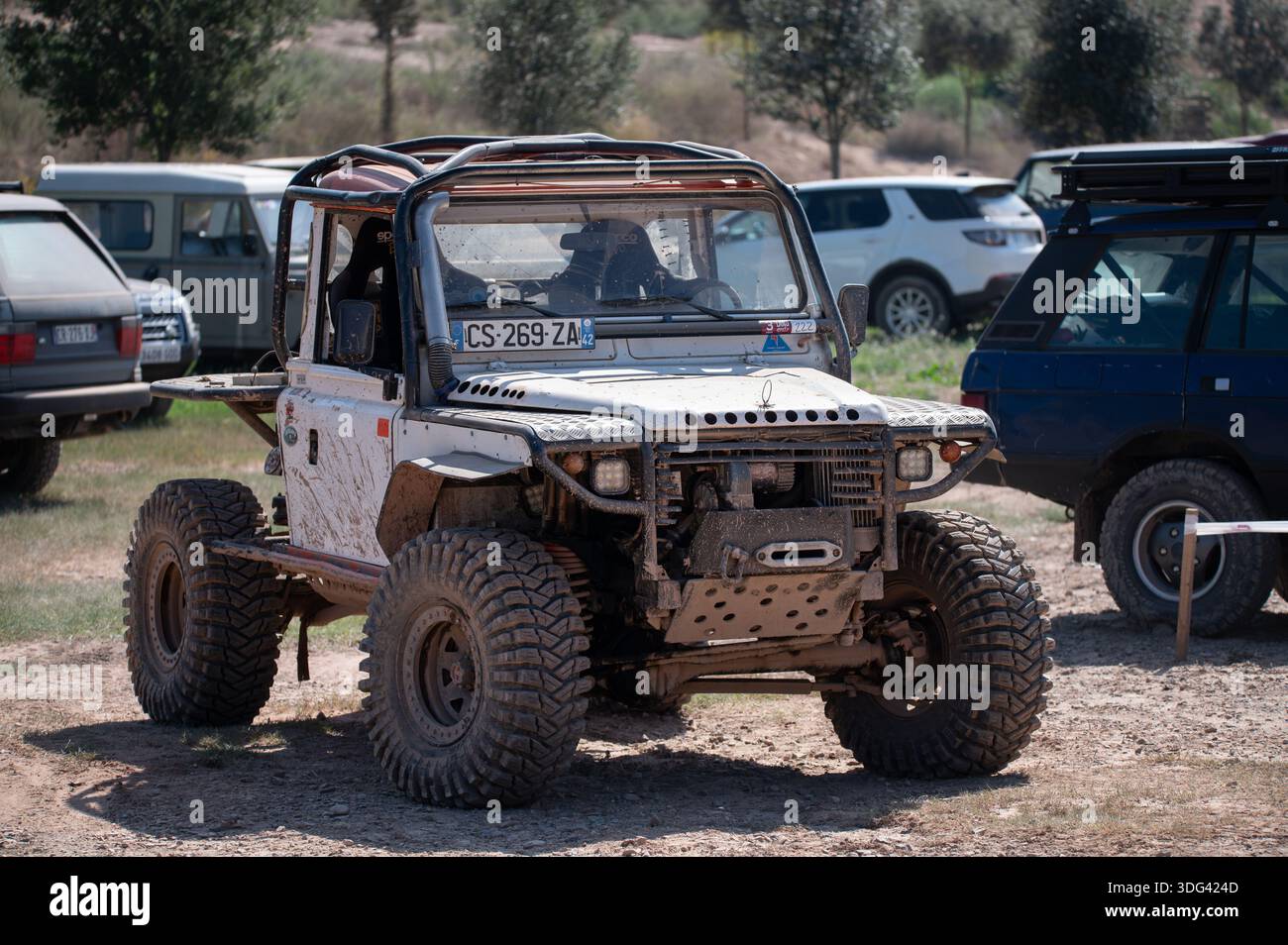Front view of a white extreme 4x4 Land Rover Defender prototype ...