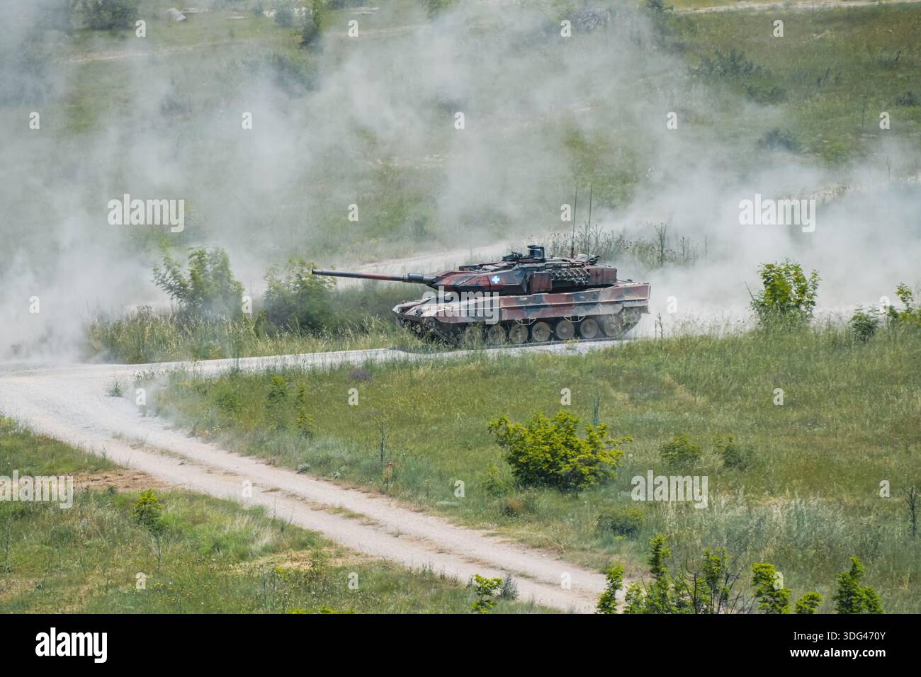 Tank maneuvers through heavy hi-res stock photography and images - Alamy