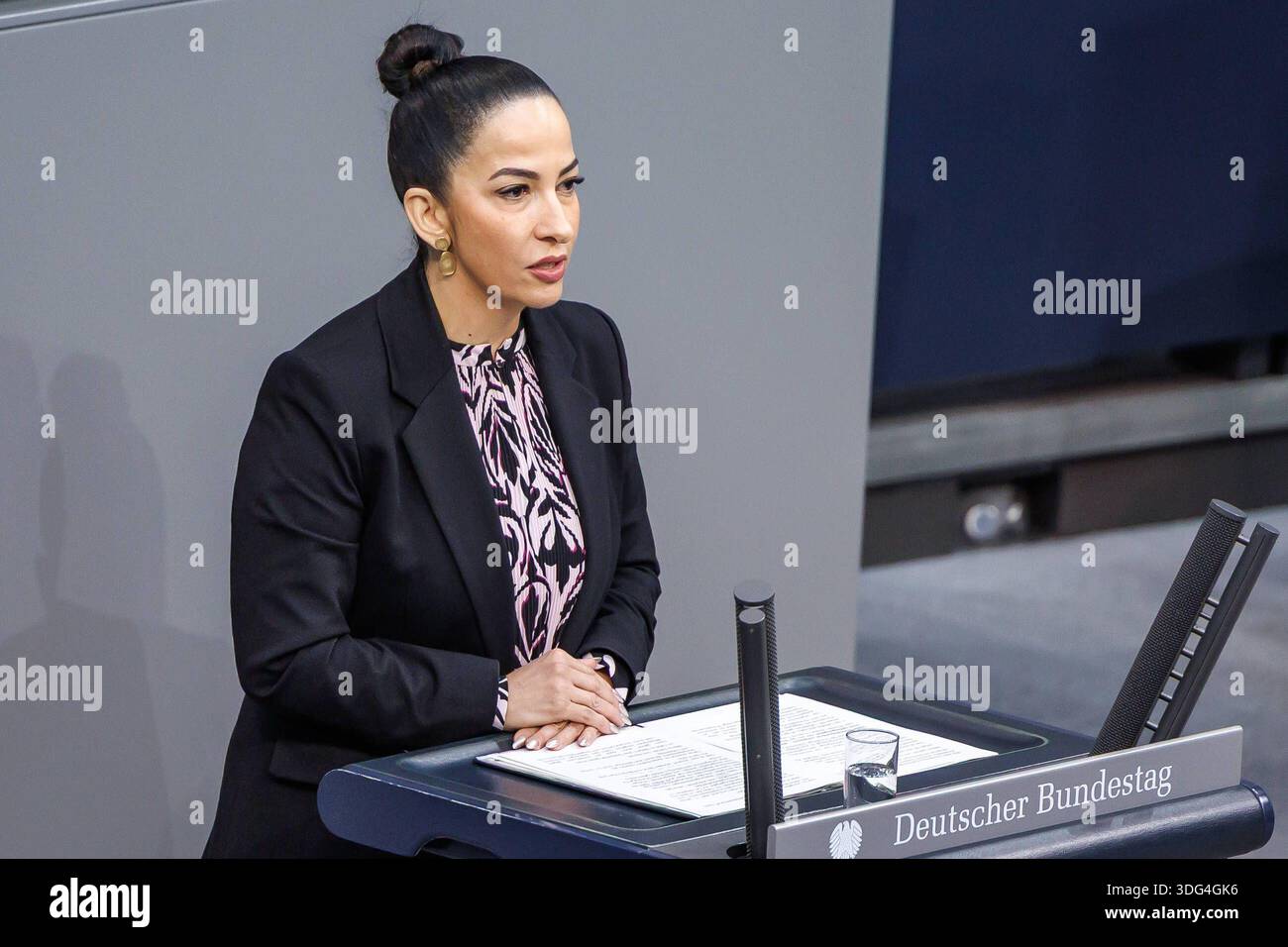 Bundestag Dr.Huelya Dueber CDU/CSU im Deutschen Bundestag am 15.01.2026 ...