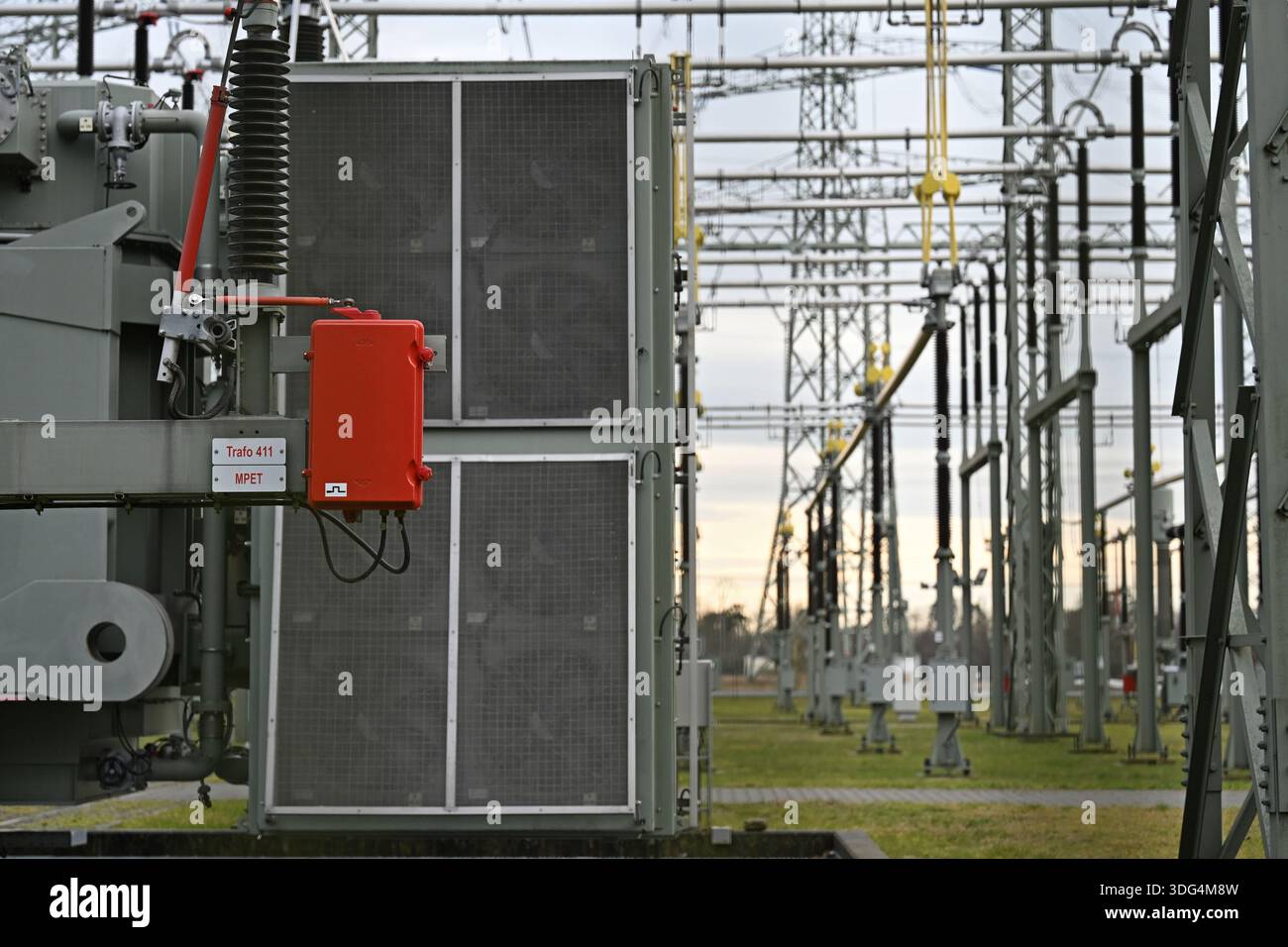 14 January 2026, Hesse, Pfungstadt: A transformer is located in a ...