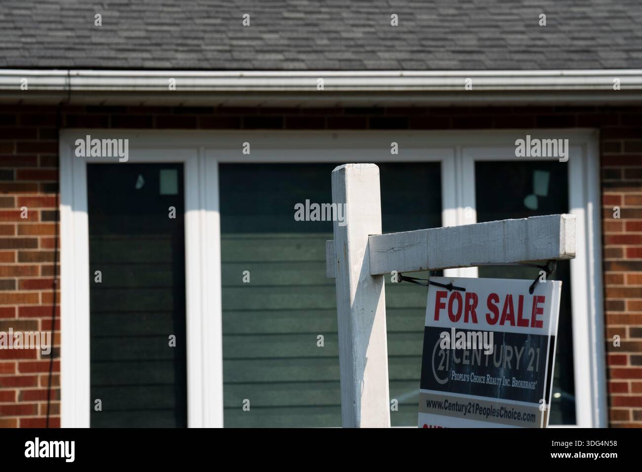 A real estate sign is shown in Vaughan, Ont. on Thursday Sept. 12, 2024 ...
