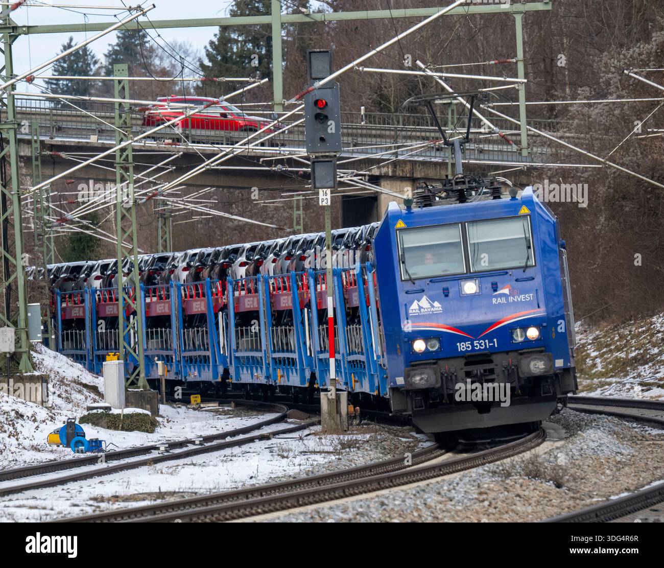 PRODUCTION - 14 January 2026, Bavaria, Aßling: A Rail Bavaria freight ...