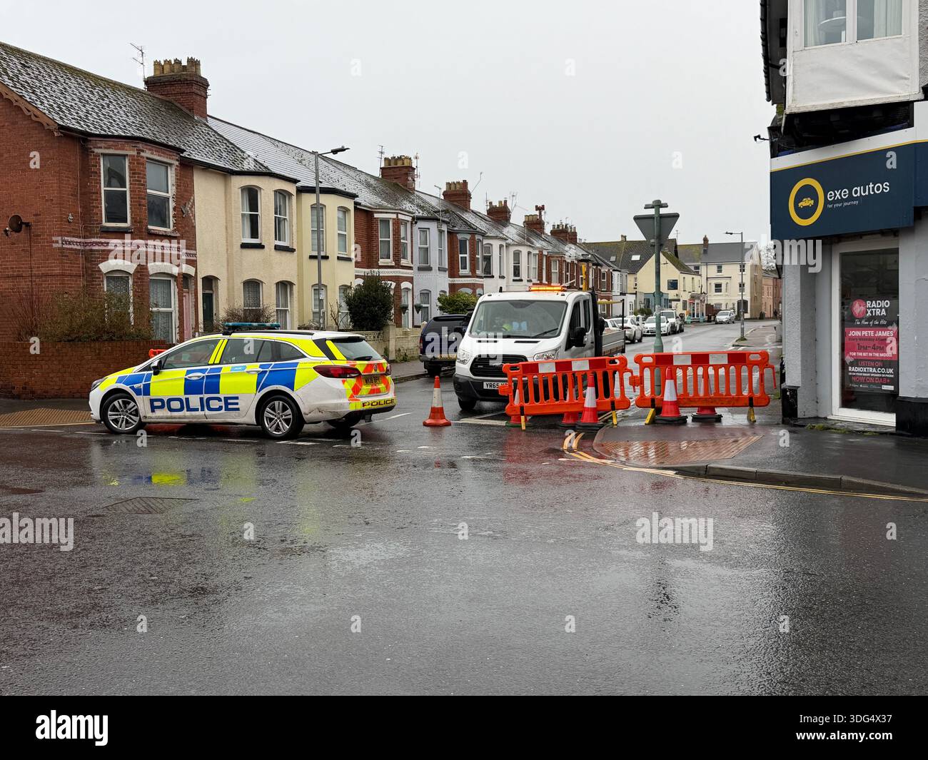 Exmouth, Devon, UK. 15 Jan, 2026. WWII bomb police cordons as large ...