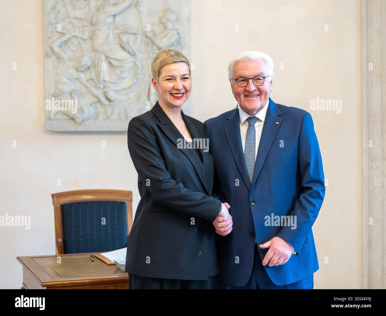 15 January 2026, Berlin: Federal President Frank-Walter Steinmeier (r ...