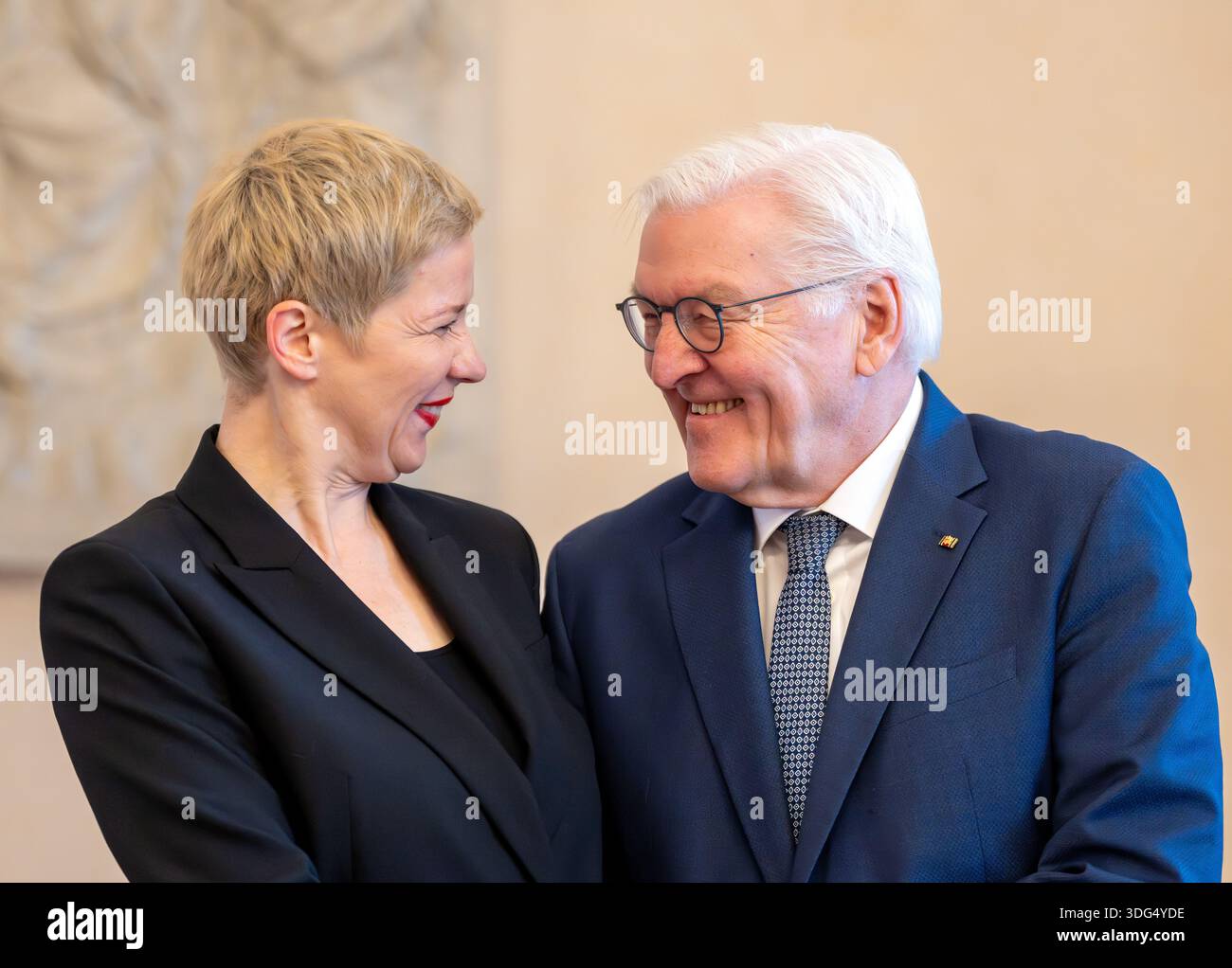 15 January 2026, Berlin: Federal President Frank-Walter Steinmeier (r ...