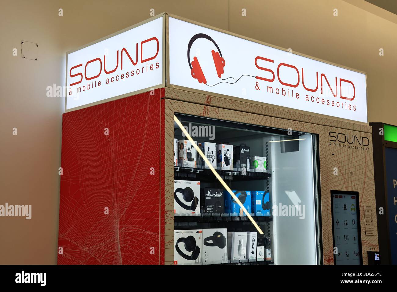 Sound & Mobile Accessories vending machine Stock Photo - Alamy