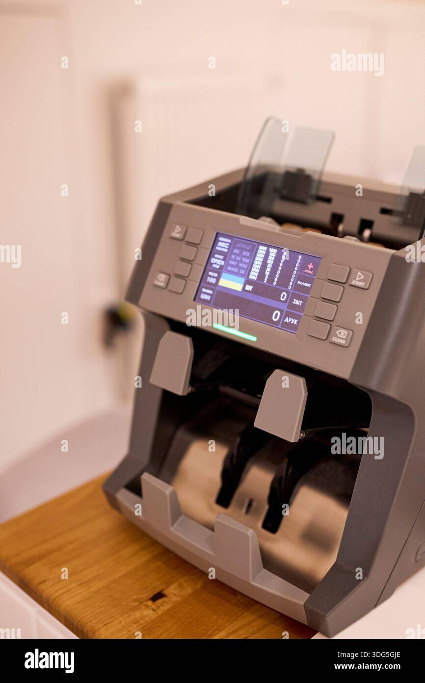 Money Counting Machine in Office Stock Photo - Alamy