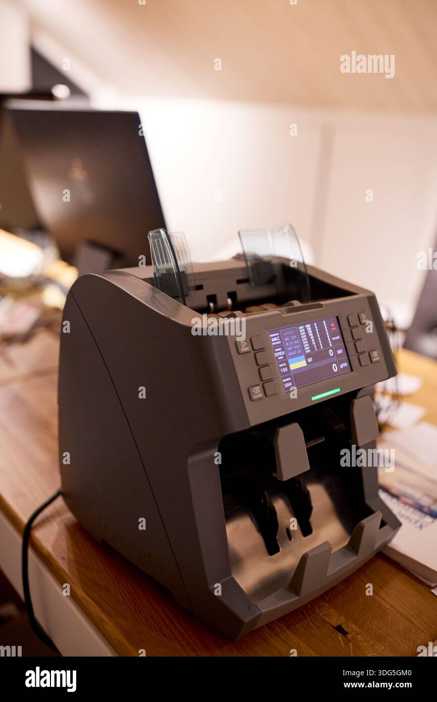 Money counting machine banking equipment hi-res stock photography and ...