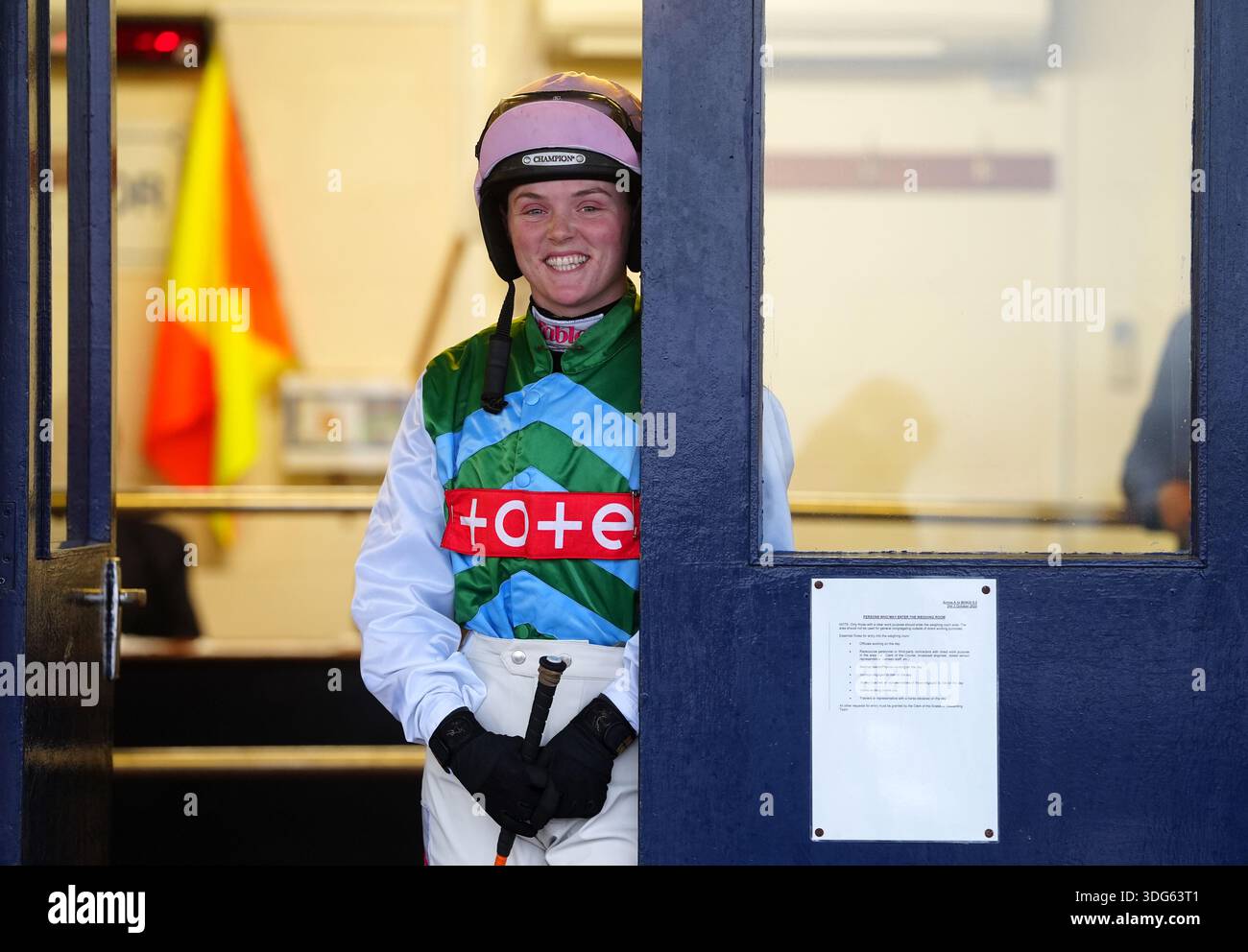 Isabel Williams ahead of the Join "Windsor Blue" Race Club Mares ...