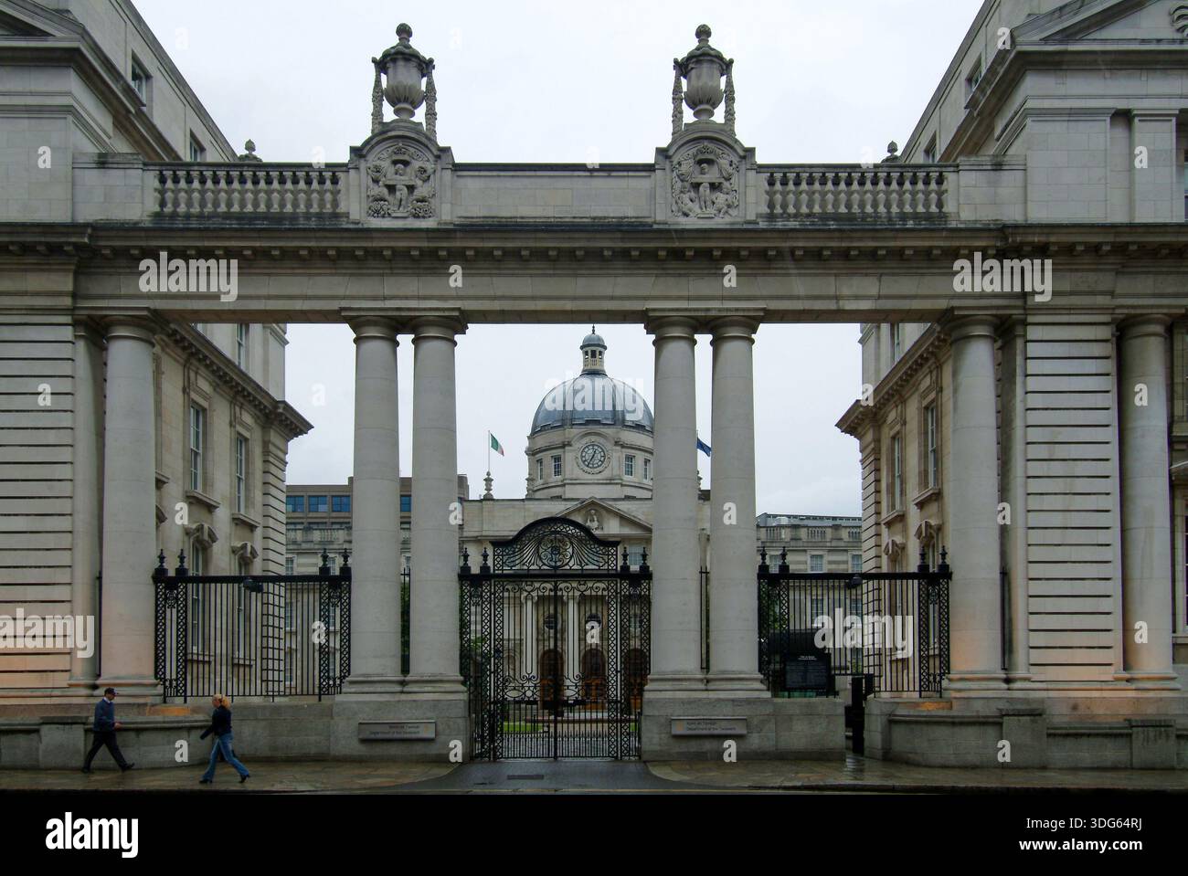 Government buildings frontage seen from street, Dublin. - Dublin ...