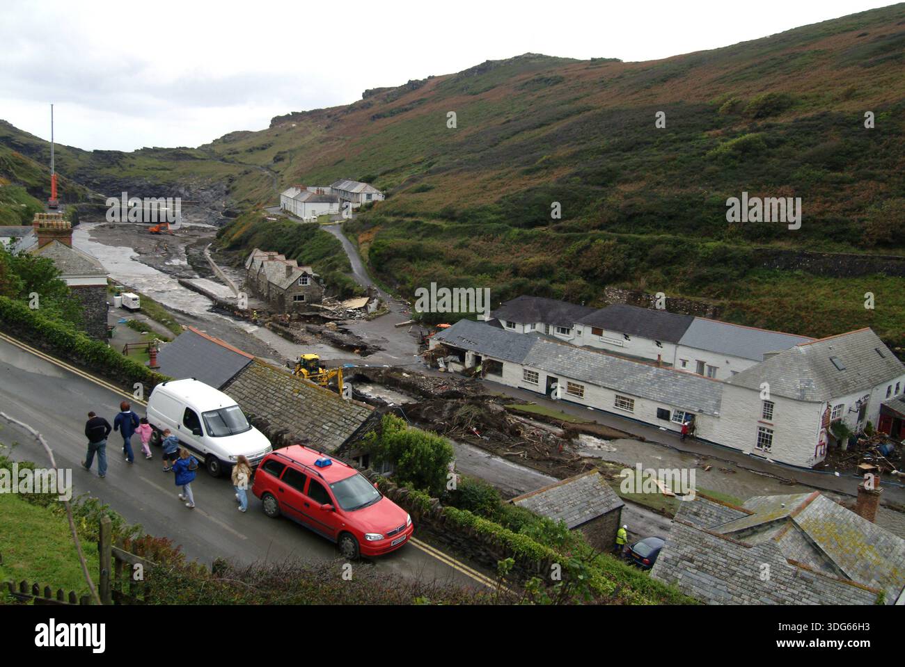 The 2004 Boscastle flood Monday 16 August 2004. - Cornwall - England ...