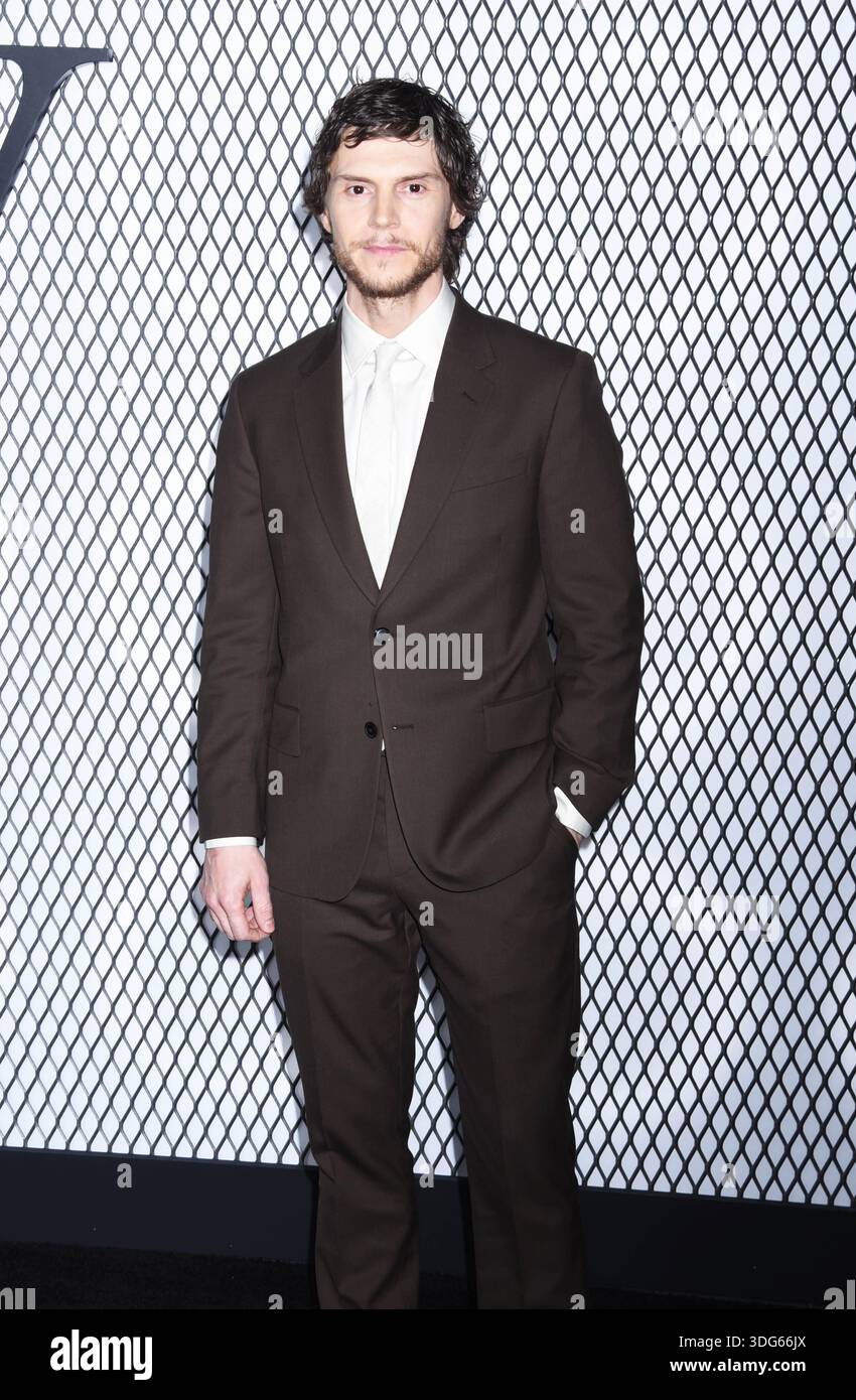 Photo by: Patricia Schlein/STAR MAX/IPx 2026 1/14/26 Evan Peters is ...