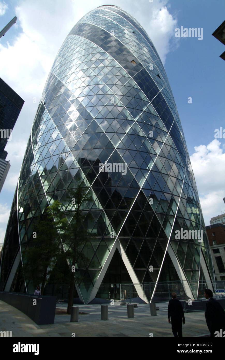 Gherkin 30 St. Mary Axe, previously known as the Swiss Re Building ...