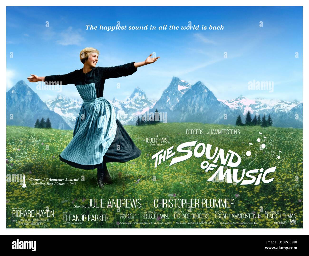 JULIE ANDREWS in RODGERS AND HAMMERSTEIN'S THE SOUND OF MUSIC (1965 ...