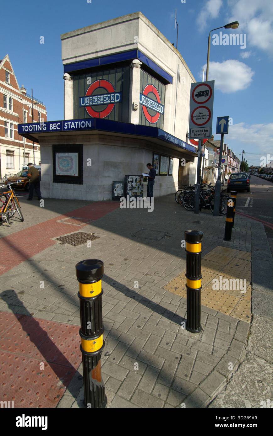 Tooting Bec Tube station frontage seen from street. - Wandsworth ...