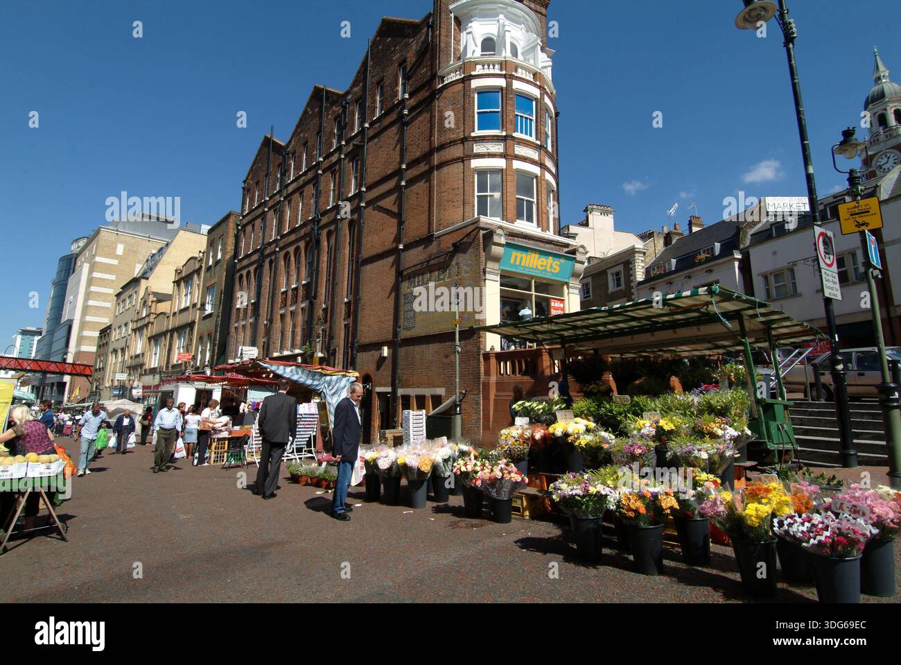 Surrey Street market, Croydon on a sunny day in Summer. - Croydon ...