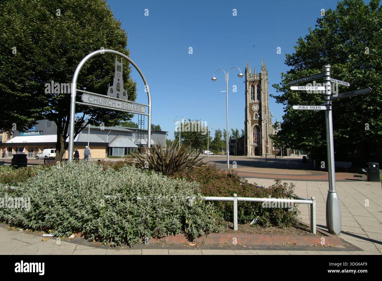 Church Square building frontage seen from street, Scunthorpe ...