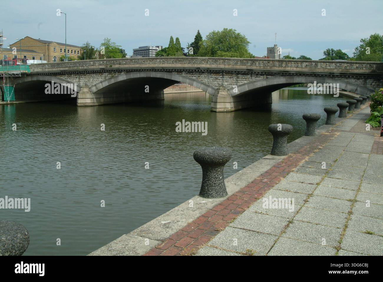 Maidstone bridge, medieval stone bridge over River Medway. - Maidstone ...