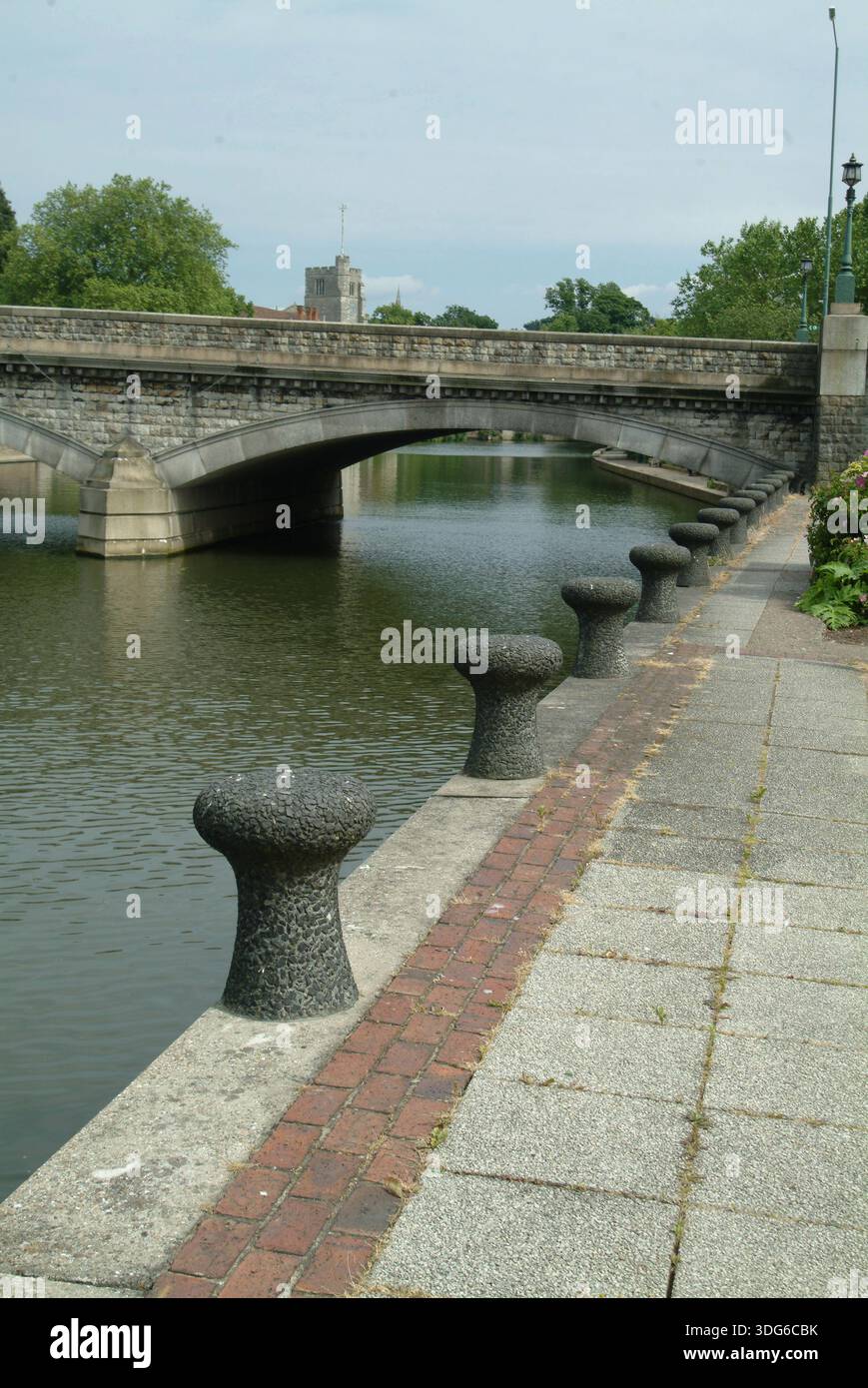 Maidstone bridge, medieval stone bridge over River Medway. - Maidstone ...