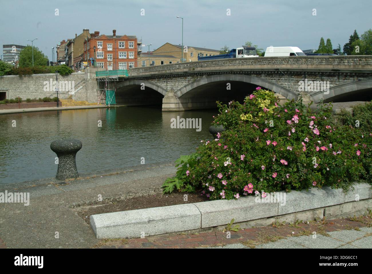 Maidstone bridge, medieval stone bridge over River Medway. - Maidstone ...