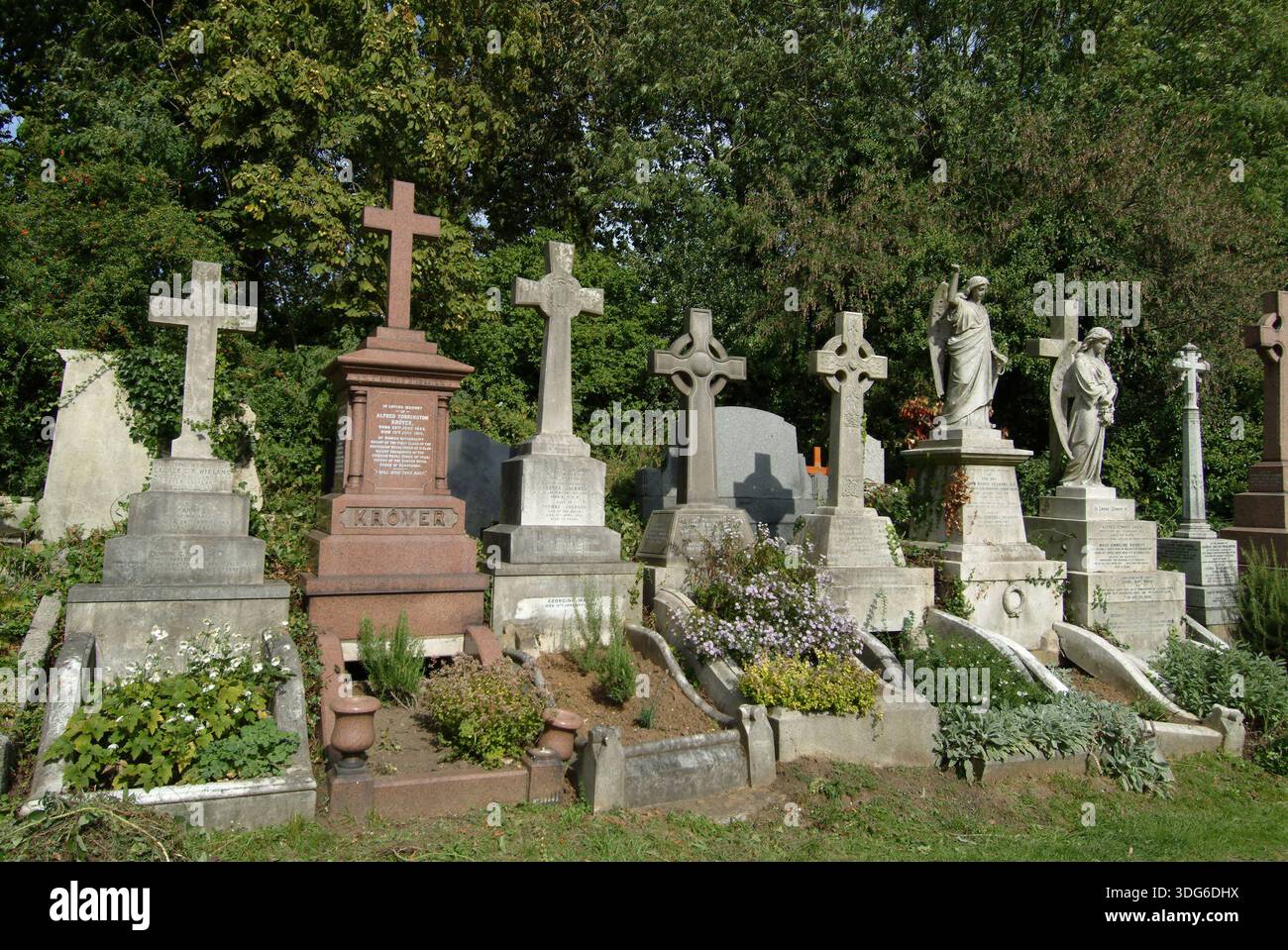 Highgate cemetery, graves and grave stones. - Haringey, United Kingdom ...