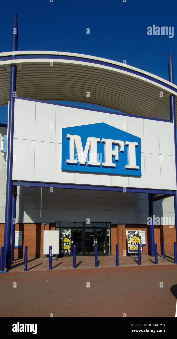 MFI furniture superstore retail park premises. - Hillingdon, United ...