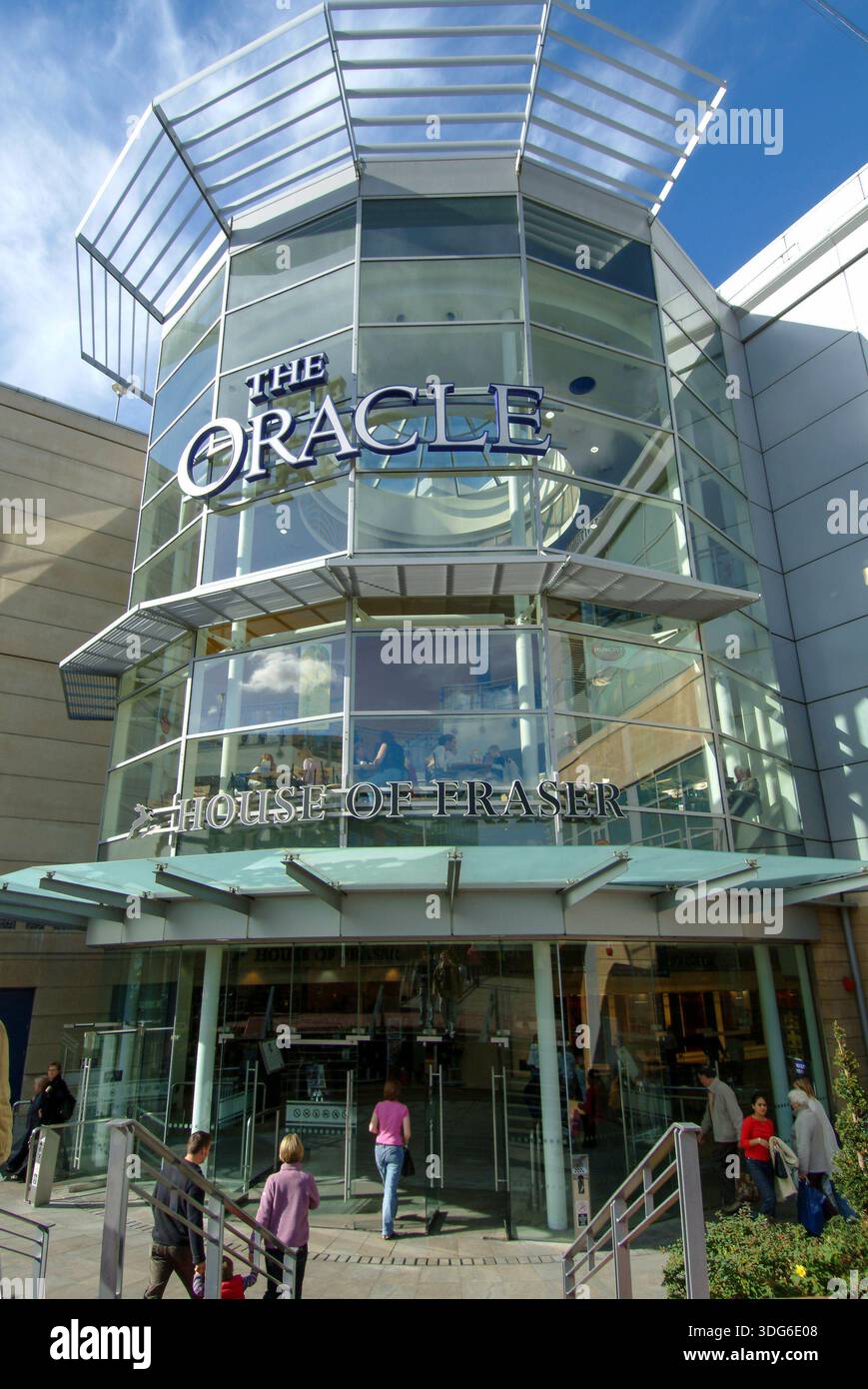 Reading, Oracle shopping centre entrance, Berkshire, England, in the ...