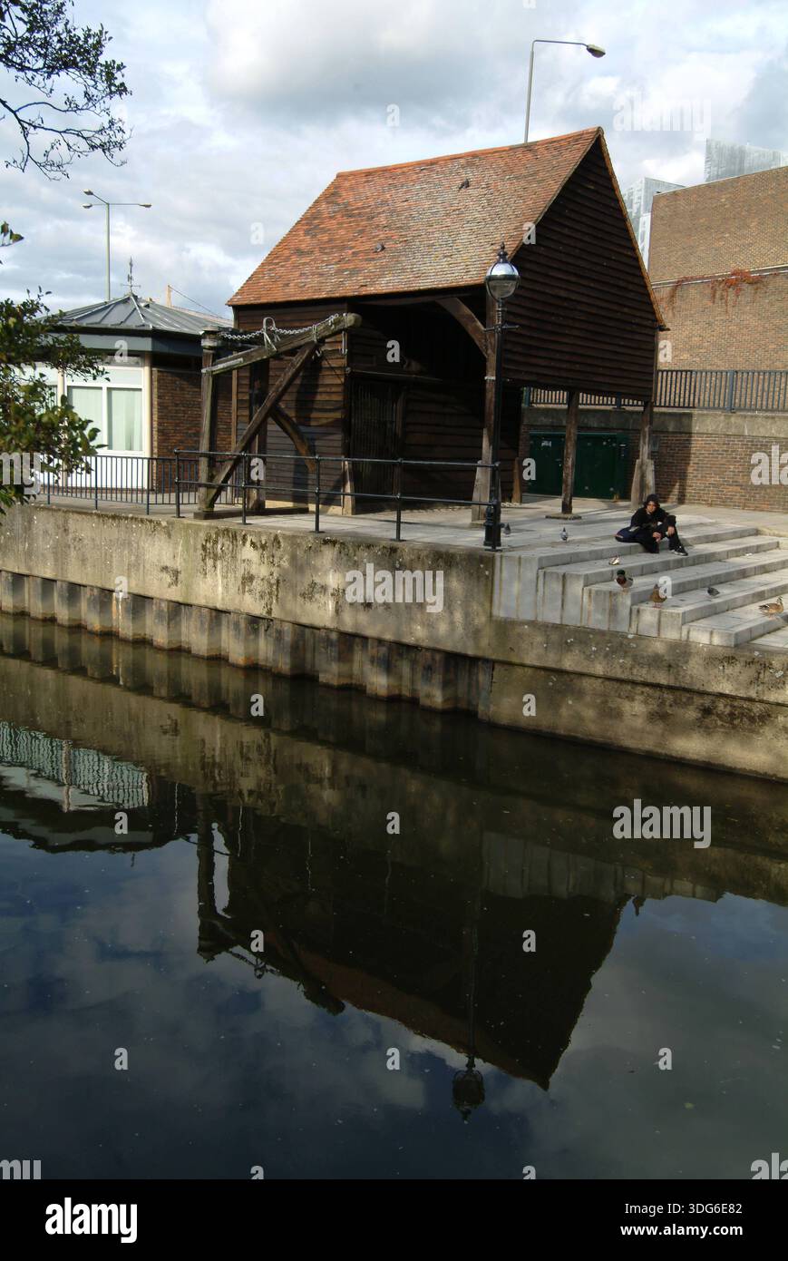 Guildford, River Wey and clapboard sheds. - Guildford, United Kingdom ...