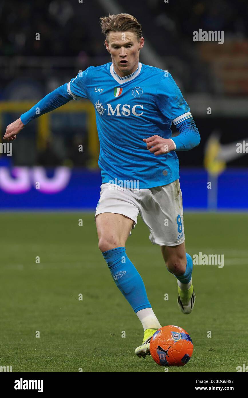 1/14/2026 Italy, Milan, 2026 01 11: Scott Mctominay (Napoli) dribbles ...