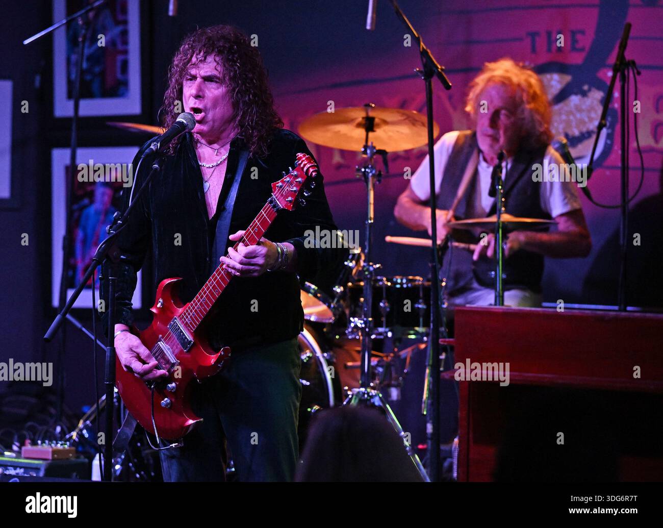 BOCA RATON - JANUARY 14: Corky Laing's Mountain performs at The Funky ...