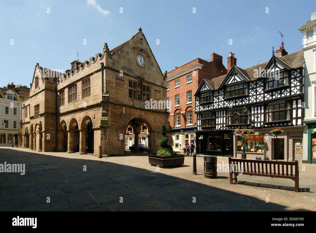 Shrewsbury, the Square, old market Hall and Elizabethan half-timbered ...