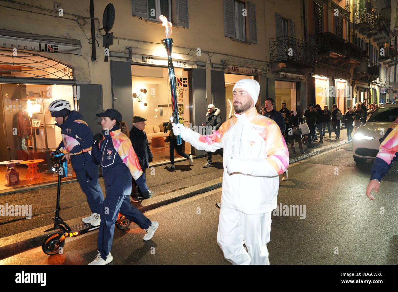 Pavia, Italy. 15th Jan, 2026. The Olympic flame arrives in Pavia, led ...