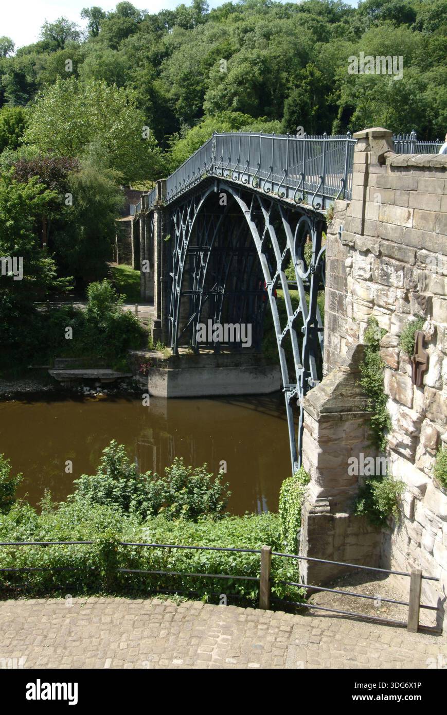 Telford, the Iron bridge built by Abraham Darby over the river Severn ...