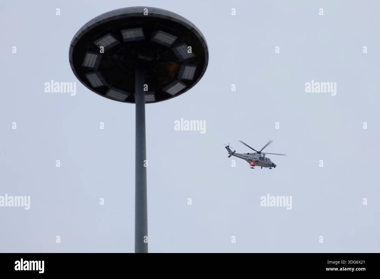 Roma, Italia. 15th Jan, 2026. Controlli della polizia a Termini - Roma ...