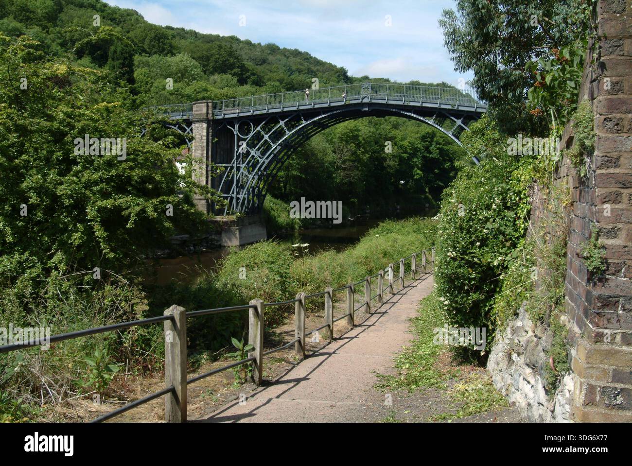 Telford, the Iron bridge built by Abraham Darby over the river Severn ...