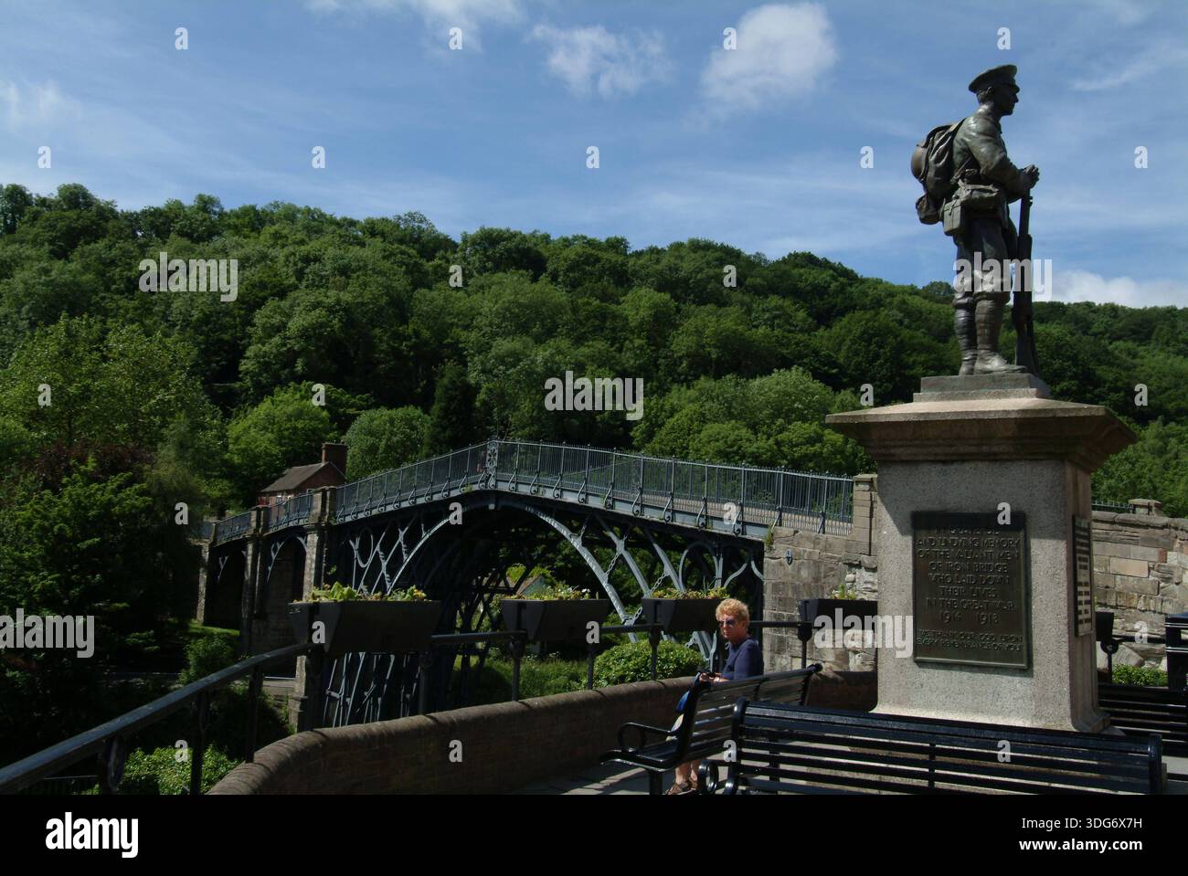 Telford, the Iron bridge built by Abraham Darby over the river Severn ...