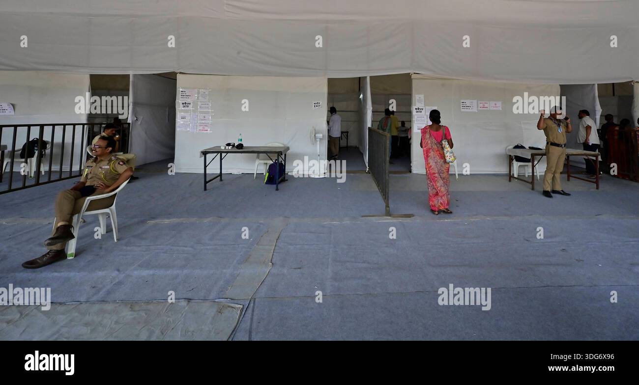 MUMBAI, INDIA - JANUARY 15: Deserted view of polling booth during BMC ...