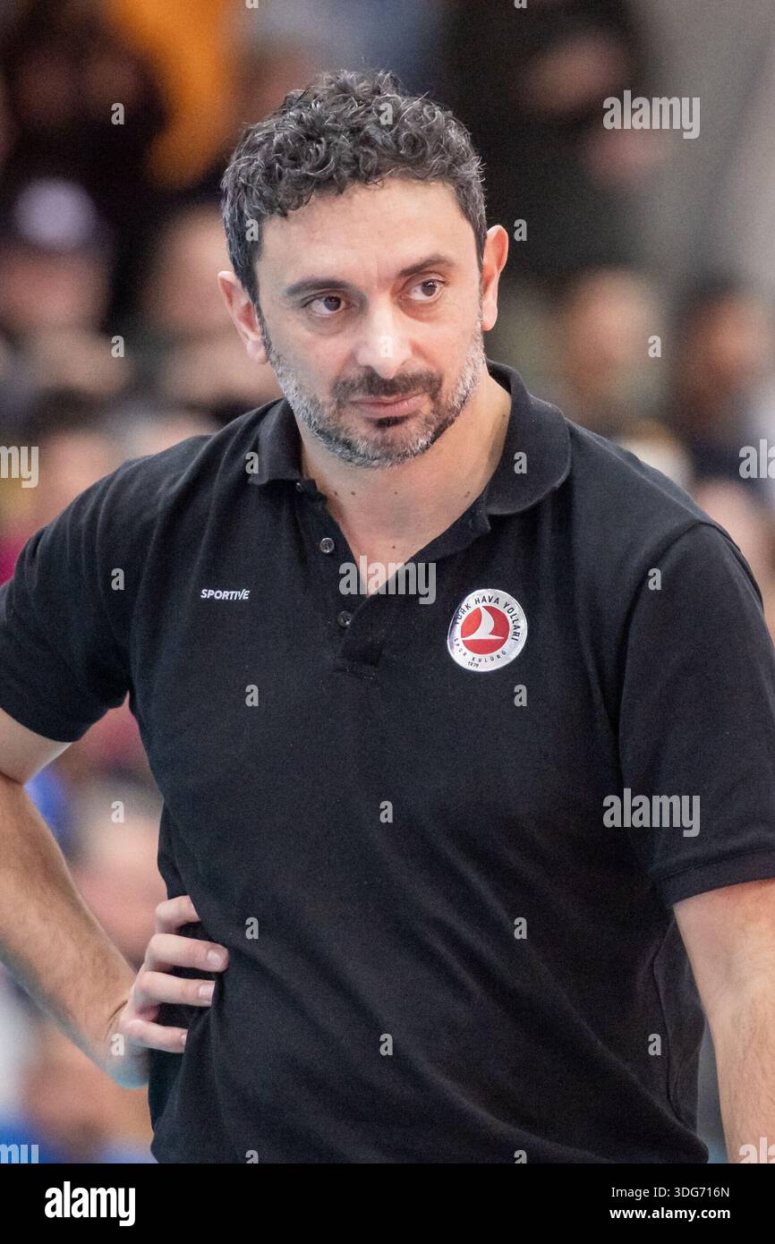 Davide Mazzanti (THY Istanbul, Head Coach) GER, Allianz MTV Stuttgart ...