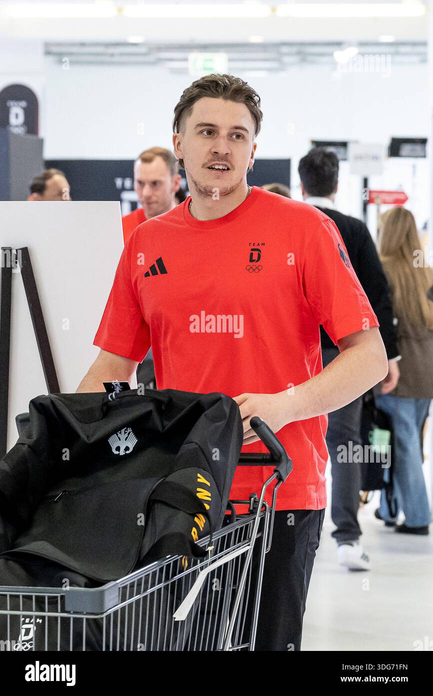 Leon Gawanke (DOSB Olympic Squad German Ice Hockey Federation DEB, Men ...