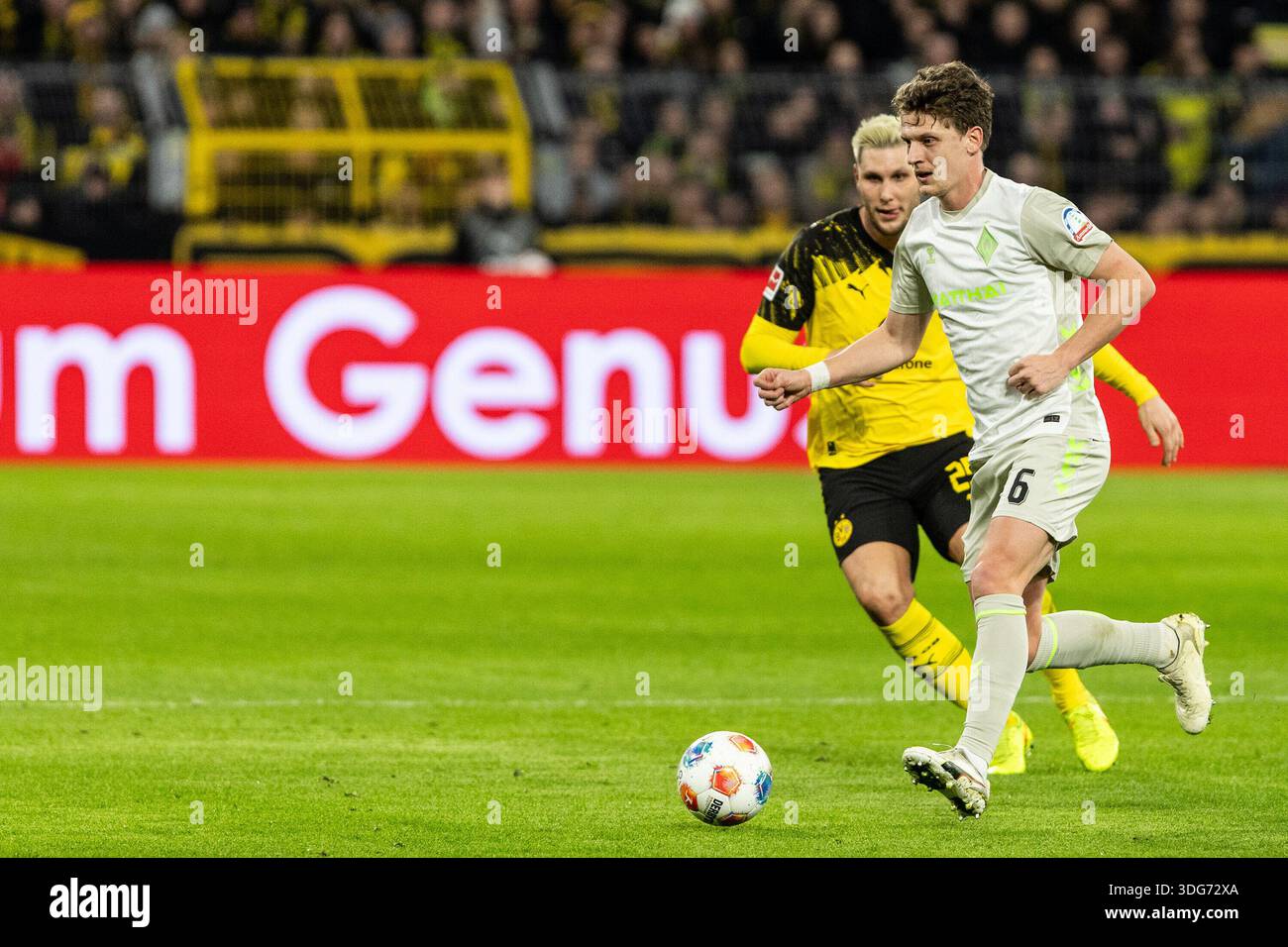 Jens Stage (SV Werder Bremen, 6) 1. Bundesliga [Bundesliga]: Borussia ...