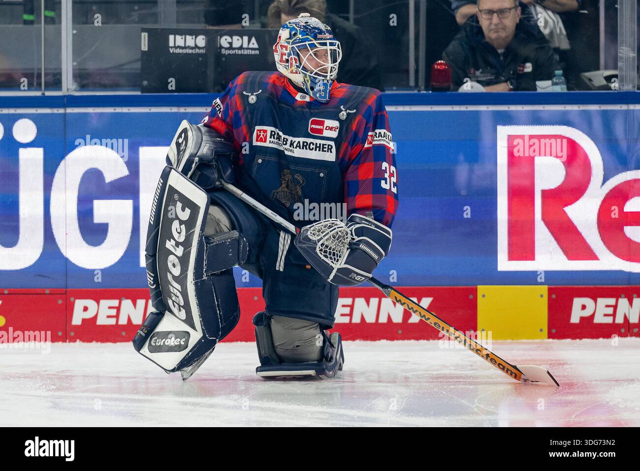 Hendrik Hane (Goalkeeper, Iserlohn Roosters, #32) during warmup GER ...
