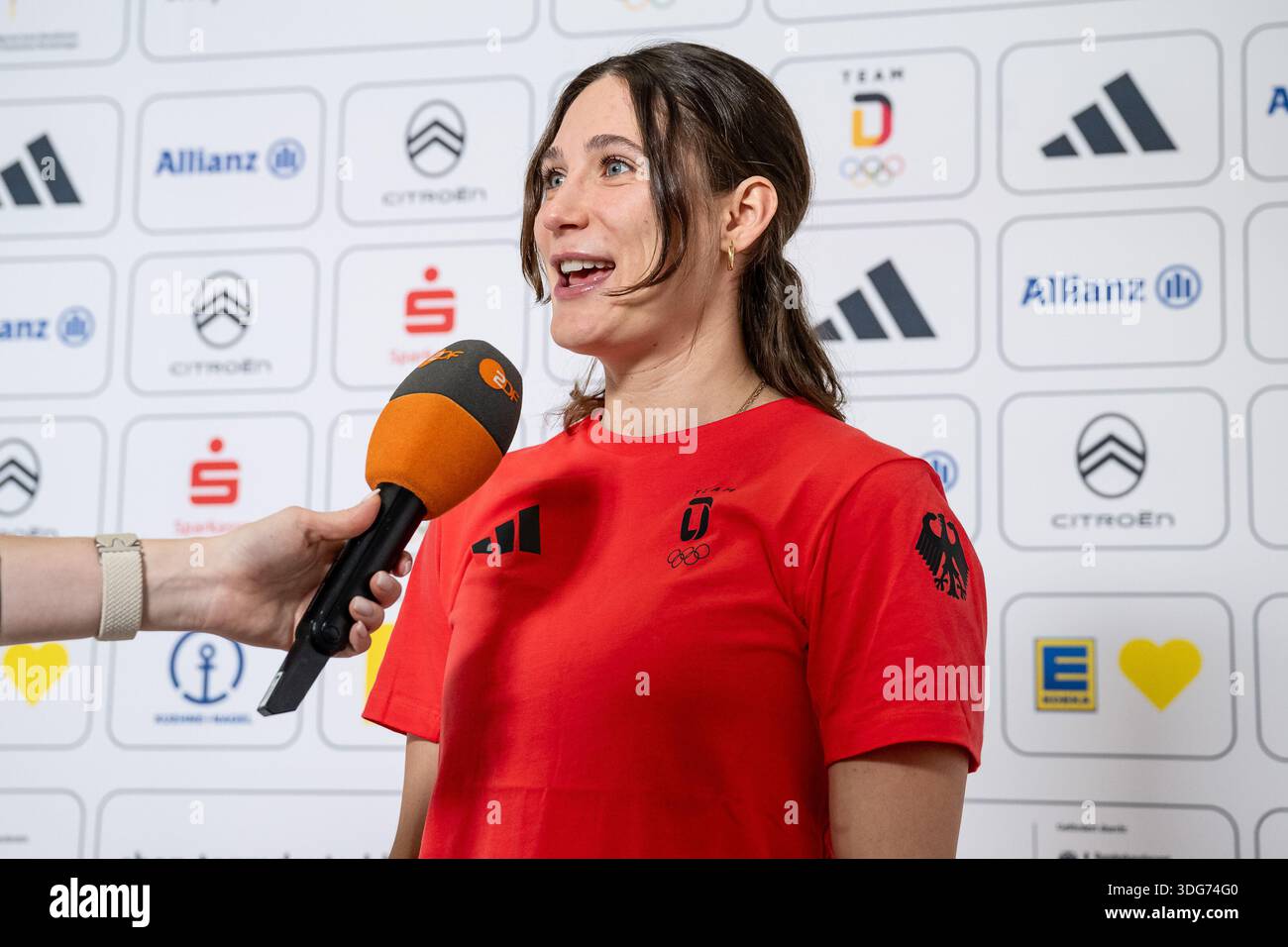 Tara Schmitz (DOSB Olympic Squad German Ice Hockey Federation DEB ...