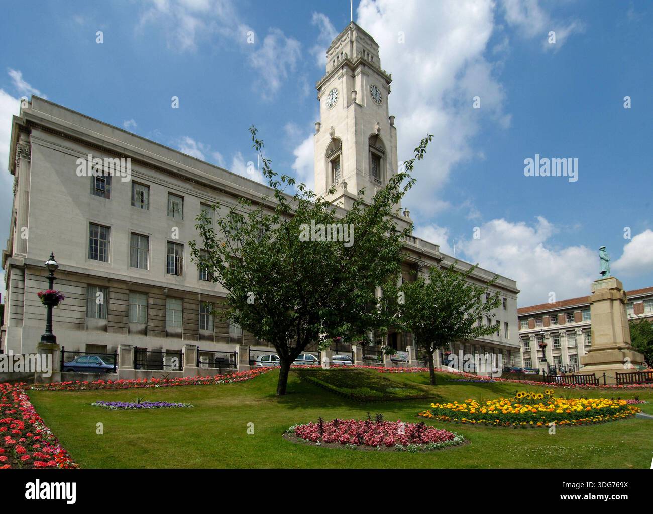 Barnsley, town hall municipal building in Church Street. - Barnsley ...
