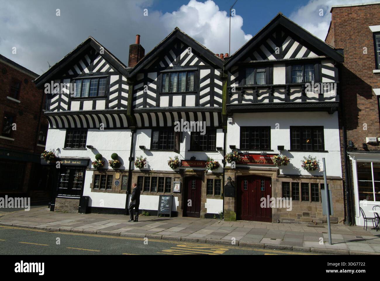 Chester, the Olde Kings Head the most haunted pub in Britain. - Chester ...